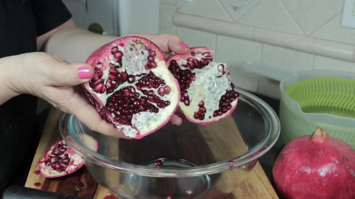 How to Cut Open a Pomegranate - Gluten Free Homestead